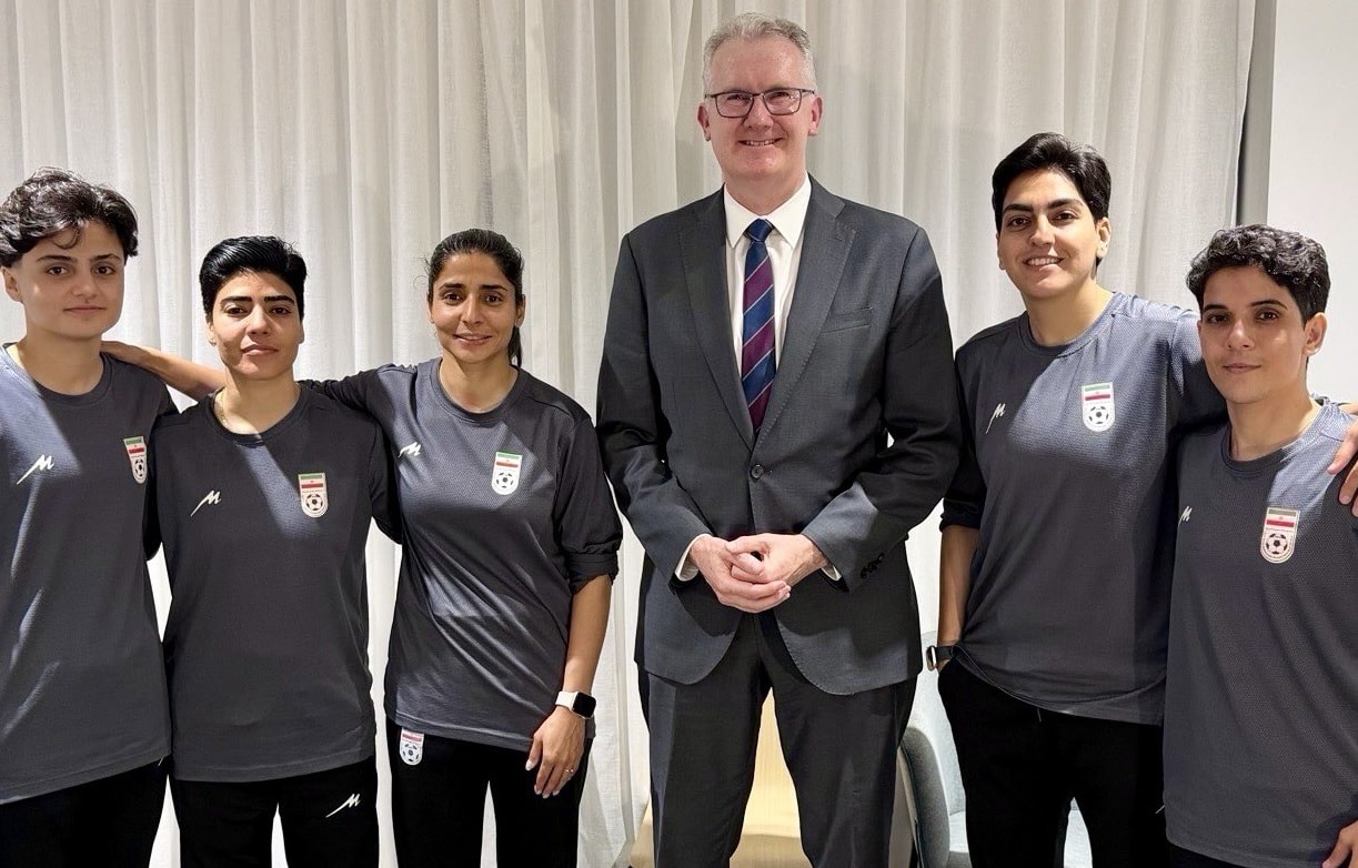 L'Australie accorde l'asile à cinq joueuses de football iraniennes.