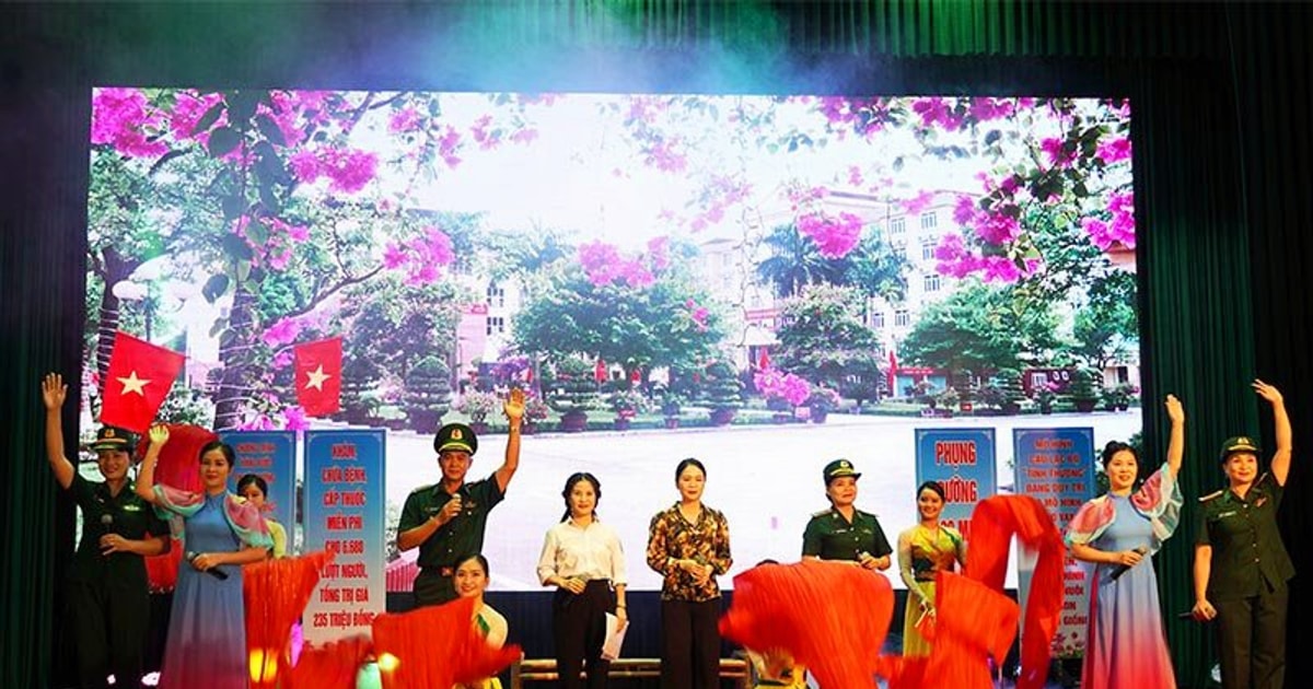 Phụ nữ Bộ đội Biên phòng hóa thân trên sân khấu cùng làn điệu hát ru ...