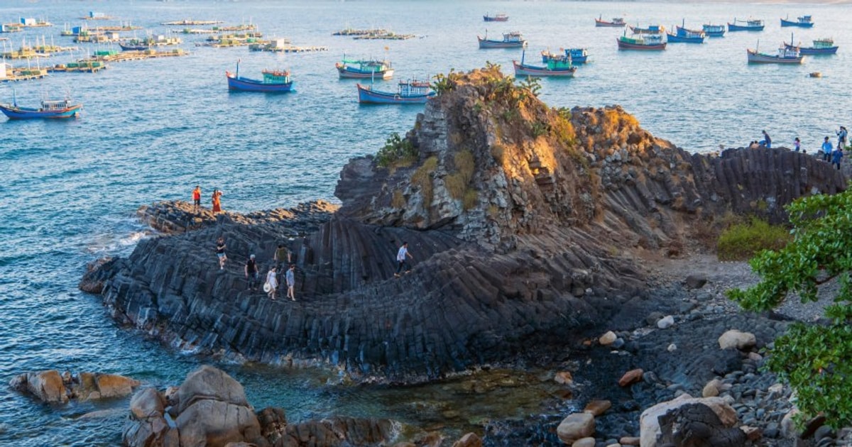 Ph%c3%ba%20Y%c3%aan%20tung%20lo%e1%ba%a1t%20s%e1%ba%a3n%20ph%e1%ba%a9m ...