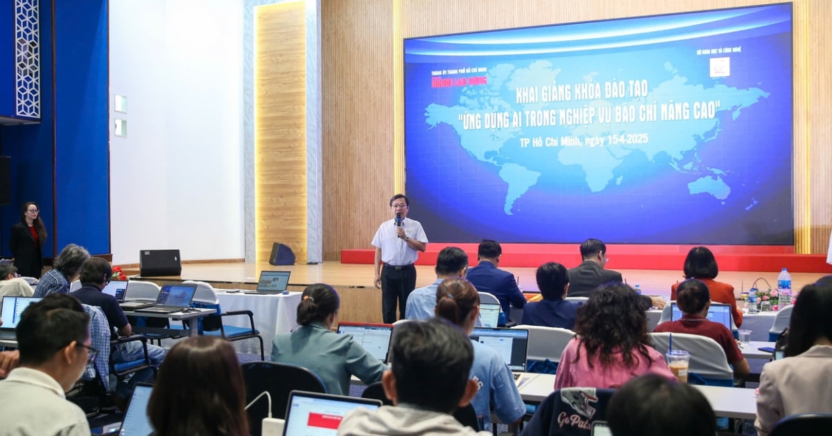 Báo Người Lao Động khai giảng khóa học ứng dụng AI cho phóng viên, biên ...