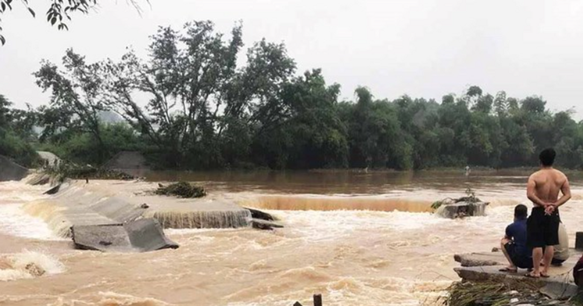 M%c6%b0a%20l%e1%bb%9bn%20cu%e1%bb%91n%20tr%c3%b4i%20c%e1%ba%a7u%20ng%e1 ...