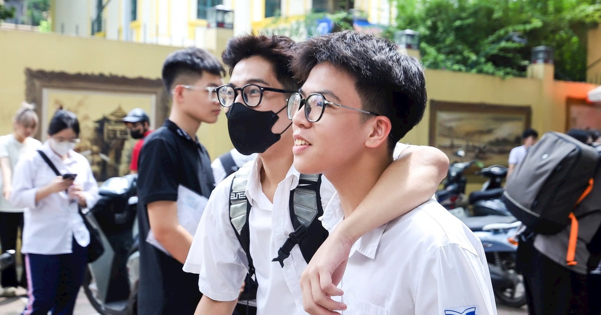 %c4%90%e1%bb%81%20thi%20t%e1%bb%91t%20nghi%e1%bb%87p%20THPT%202025%20m ...