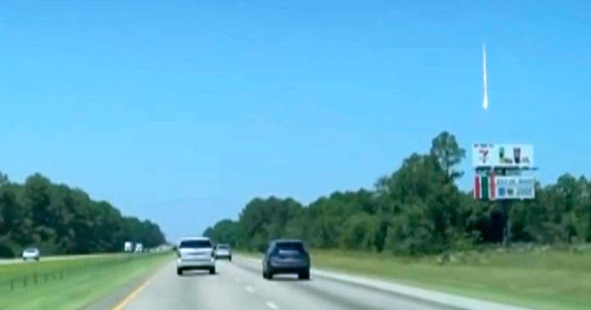 Video vật thể bốc cháy bí ẩn bay qua nhiều bang của nước Mỹ