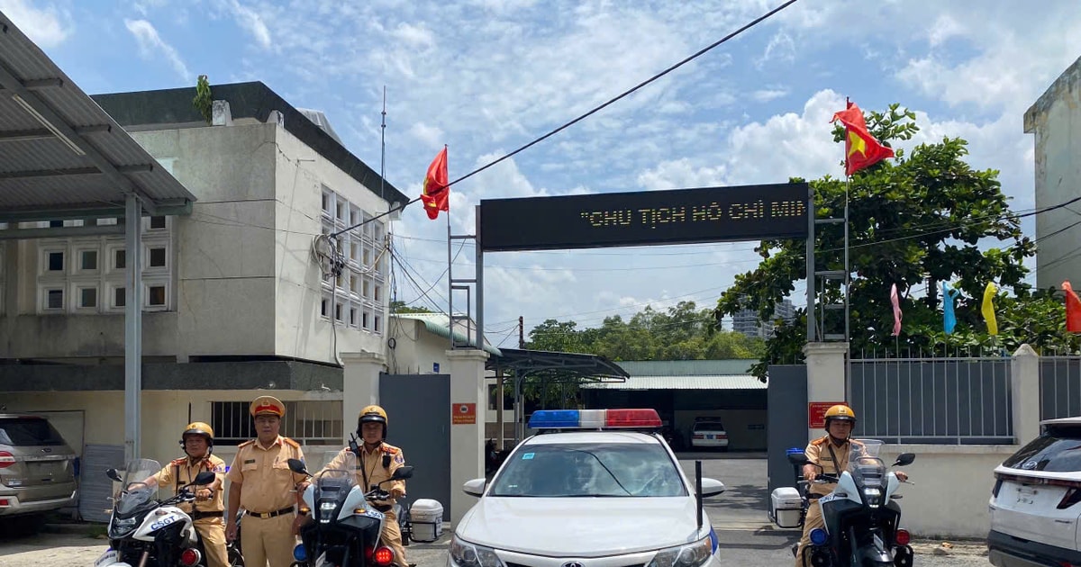 TP%20HCM%20ra%20qu%c3%a2n%20x%e1%bb%ad%20l%c3%bd%20ph%c6%b0%c6%a1ng ...