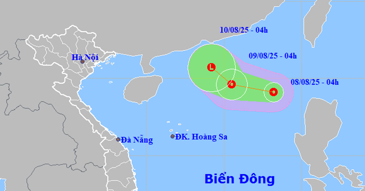 Áp thấp nhiệt đới xuất hiện trên Biển Đông, biển động mạnh kèm mưa dông